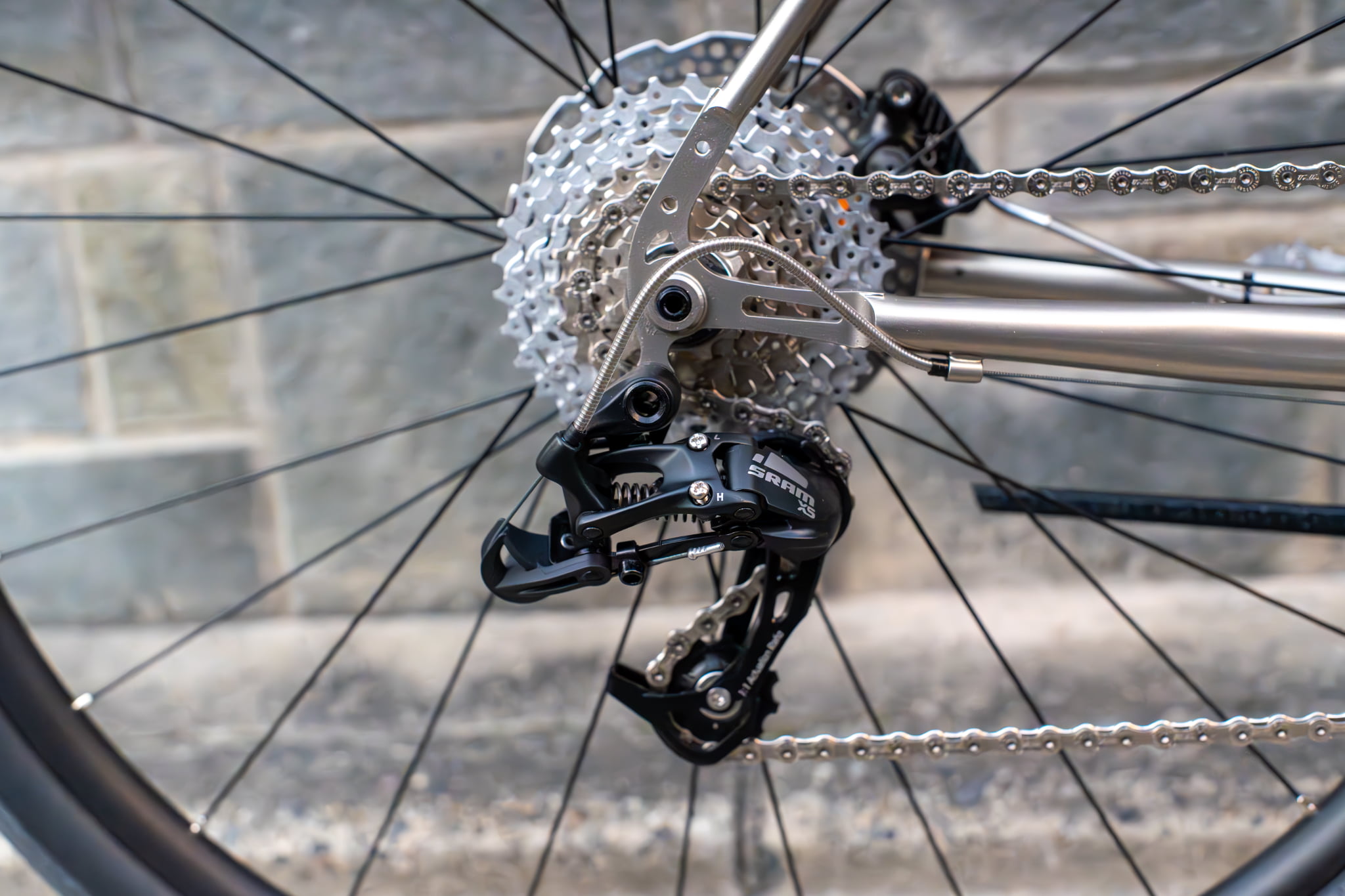 グラベルもゆくゆく。国産クロモリコミューターからEBS STUFFを始めてみる。 – EBS KYOTO