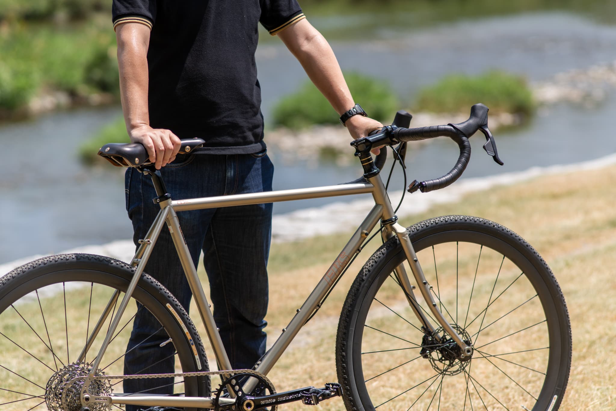 【無線電動×クロモリ】EBS STUFF × SRAM Rival eTap｜国産グラベルツーリングバイクの実力。 – EBS KYOTO