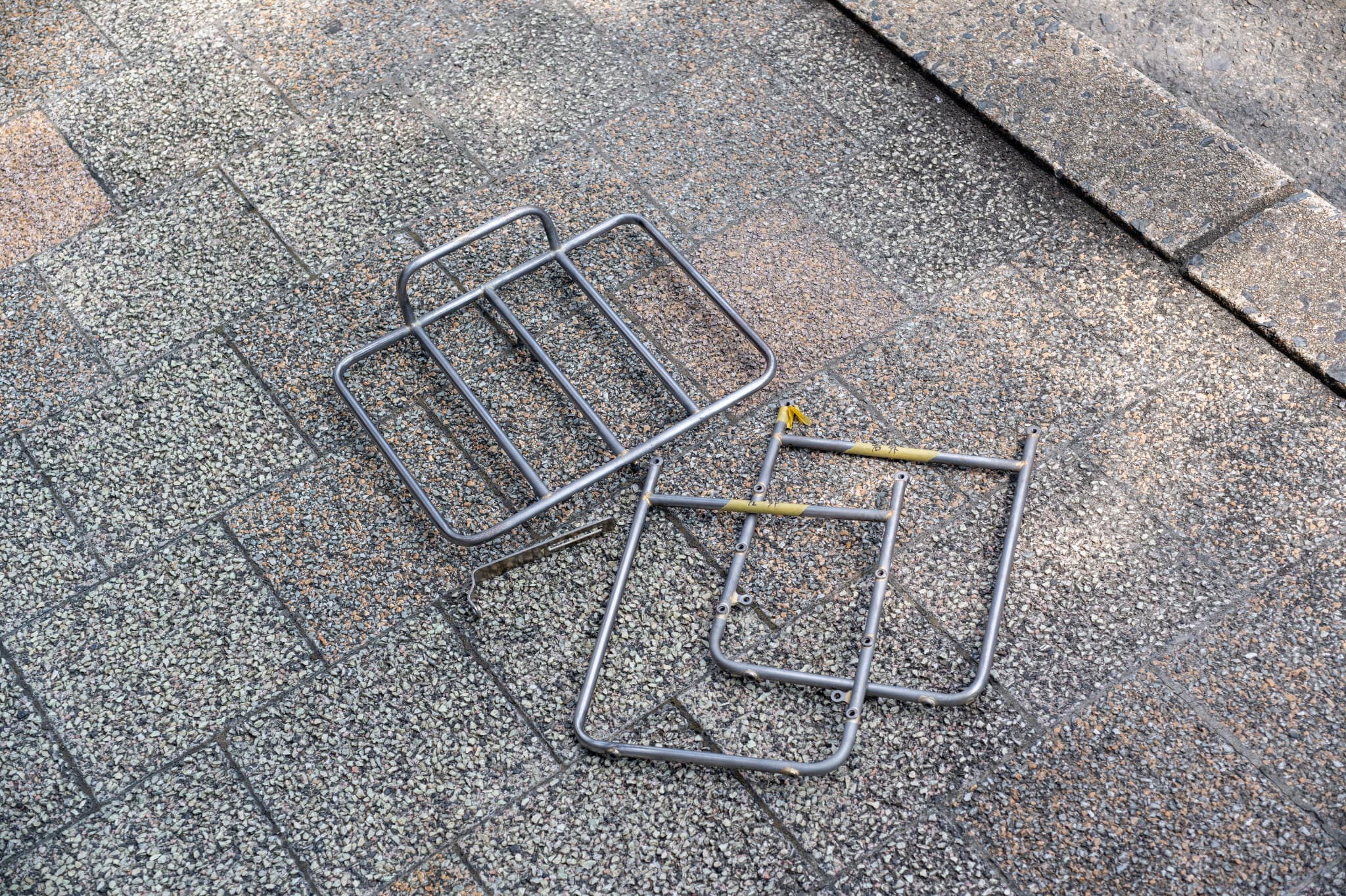 多機能とシンプルを兼ね備えた自転車フロントラック登場。 – EBS KYOTO