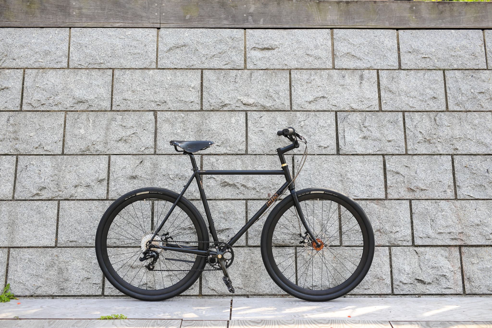 ホリゾンタルフレームのロードフレームで街乗りクルーズ。EBS STUFF！！ – EBS KYOTO