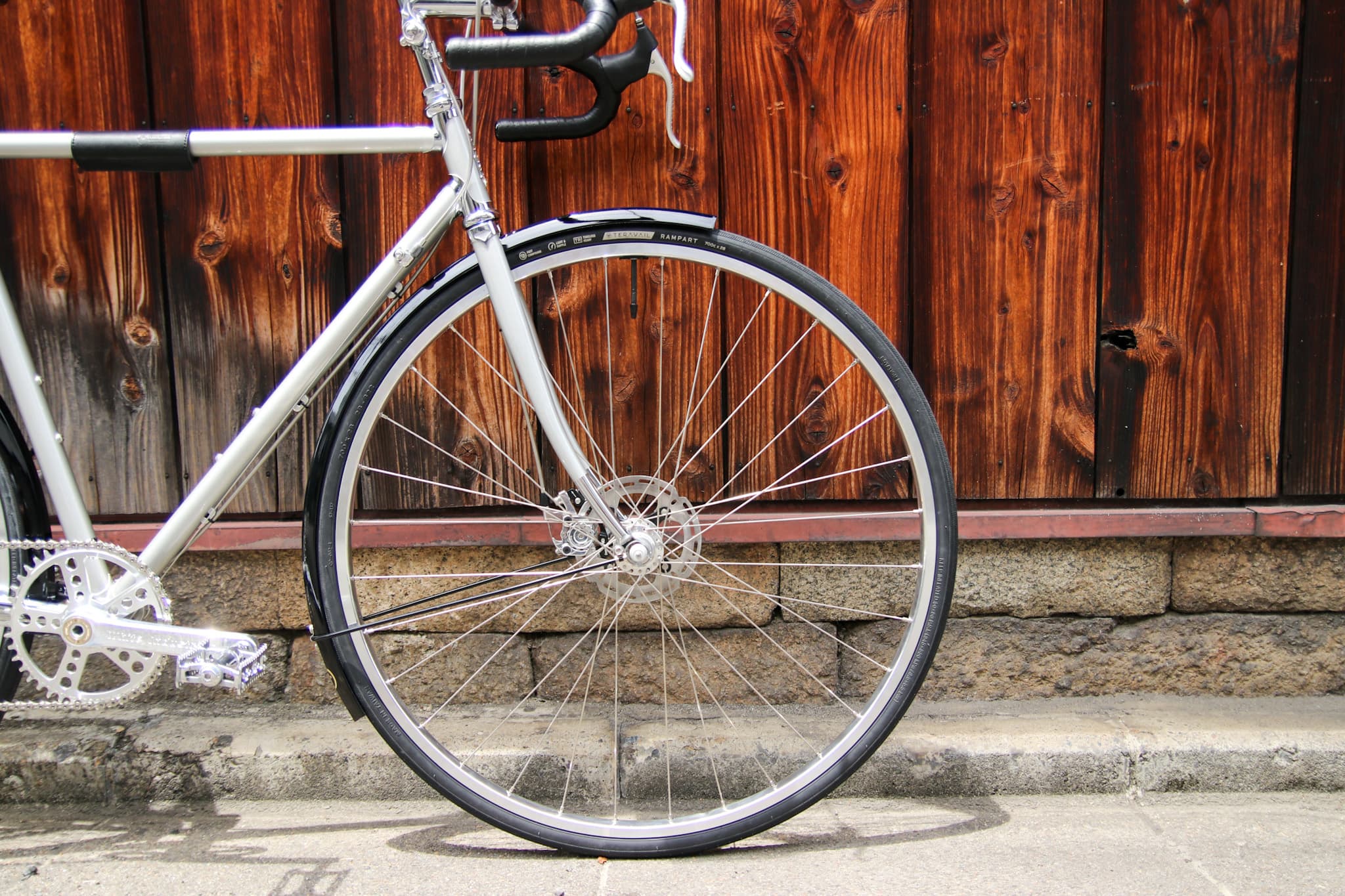 伝統×モダンのクロモリディスクロードHOBO。その2、フロント紹介。 – EBS KYOTO